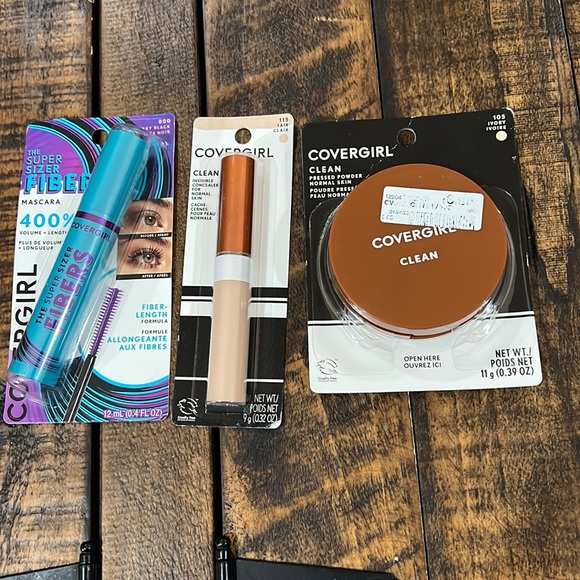 COVERGIRL | Makeup | Covergirl Ivory Pressed Powder Compact Concealer ...